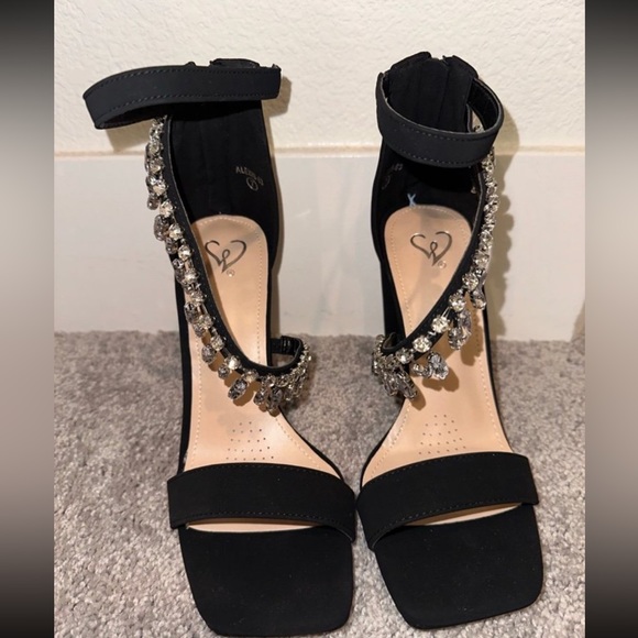 Windsor | Shoes | Heels Heels Heels A Moment Of Luxe Rhinestone Trim ...